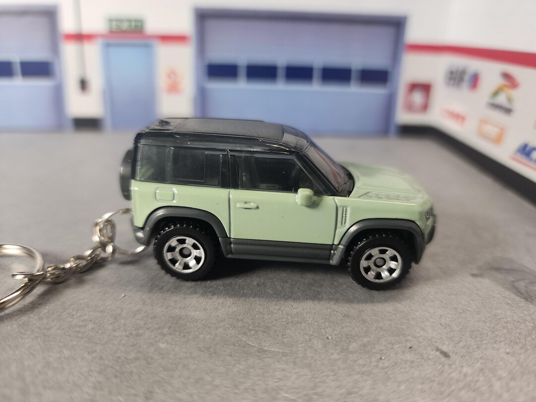 Diecast Land Rover Defender Keychain, 1:64 Scale - Etsy
