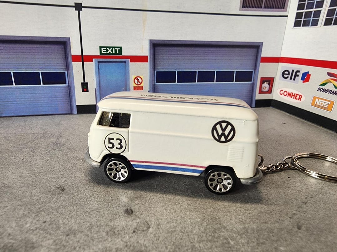 VW T2 Bus Keychain, Herbie-themed Volkswagen Van Keychain - Etsy