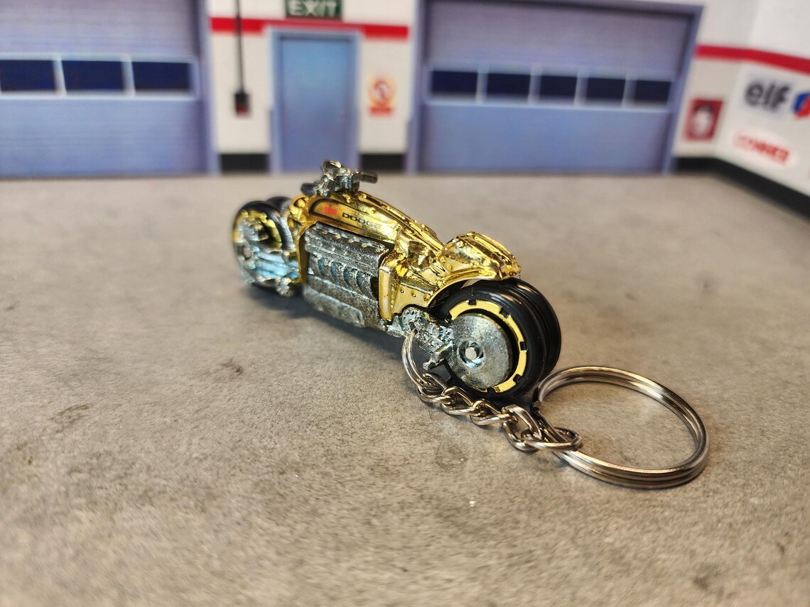 V10 Tomahawk Motorcycle Keychain, Custom V10 Keychain, 1:87th Scale ...