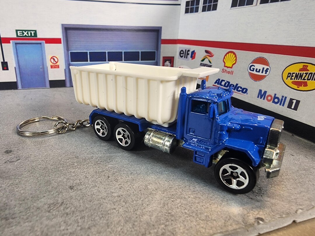 Peterbilt Dump Truck Keychain, Custom Peterbilt Dump Truck Keychain ...