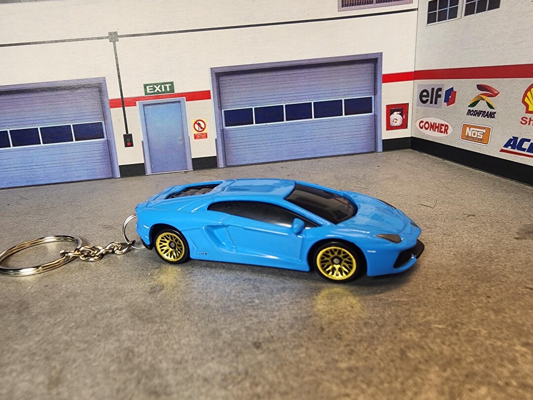 Lamborghini Aventador LP700-4 Keychain, Lamborghini Aventador Keychain ...