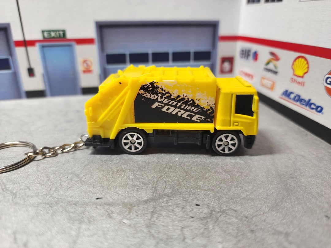 Garbage Truck Keychain, Scania Garbage Truck Keychain, Waste Truck ...