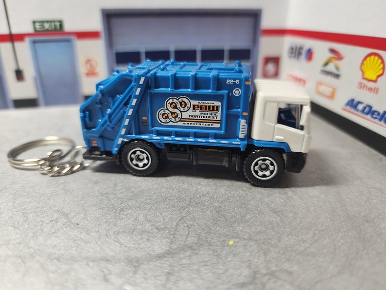 Garbage Truck Keychain, Scania Garbage Truck Keychain, Waste Truck ...