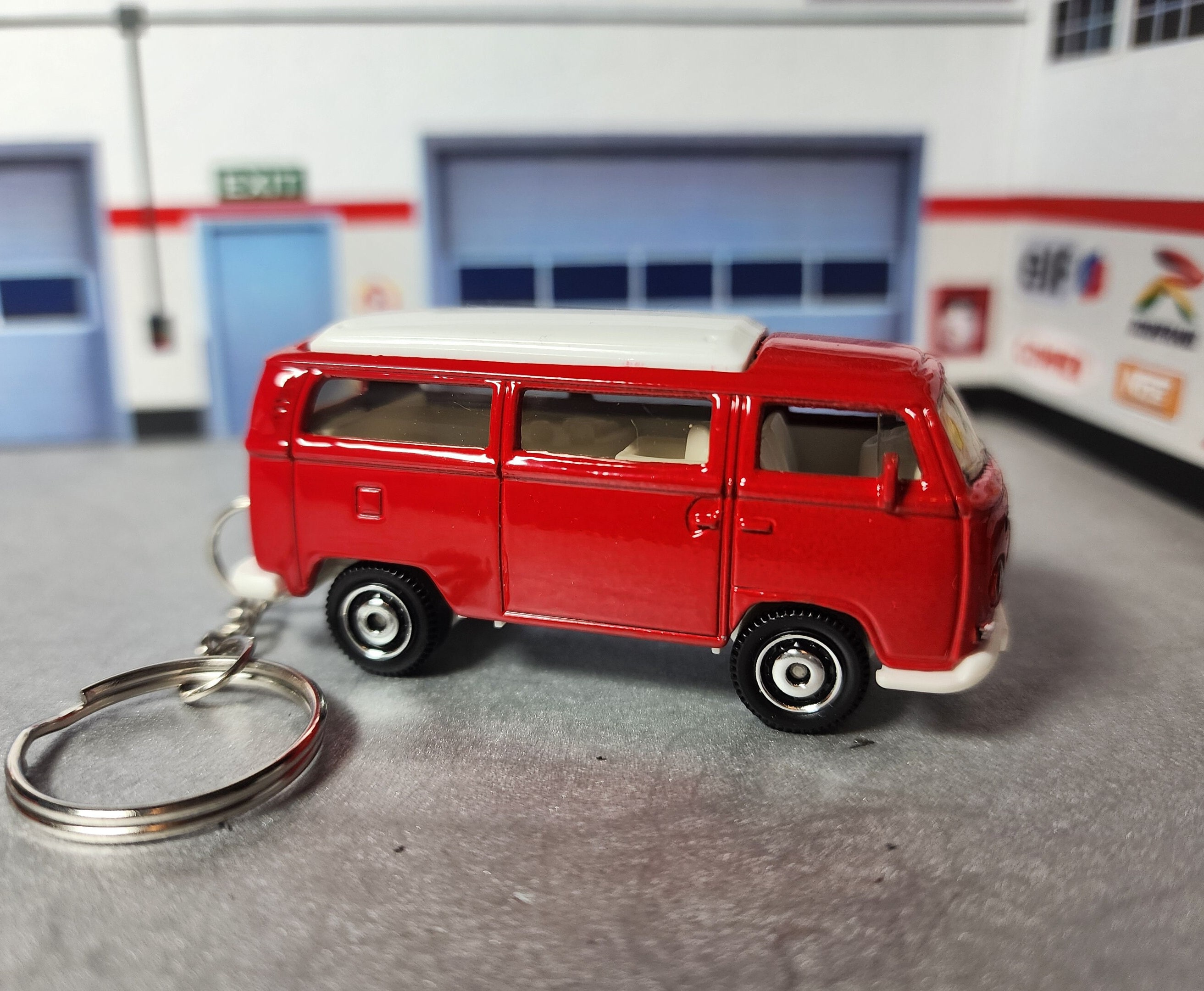 VW T2 Bus Keychain, Custom Volkswagen Transporter Bus Keychain ...