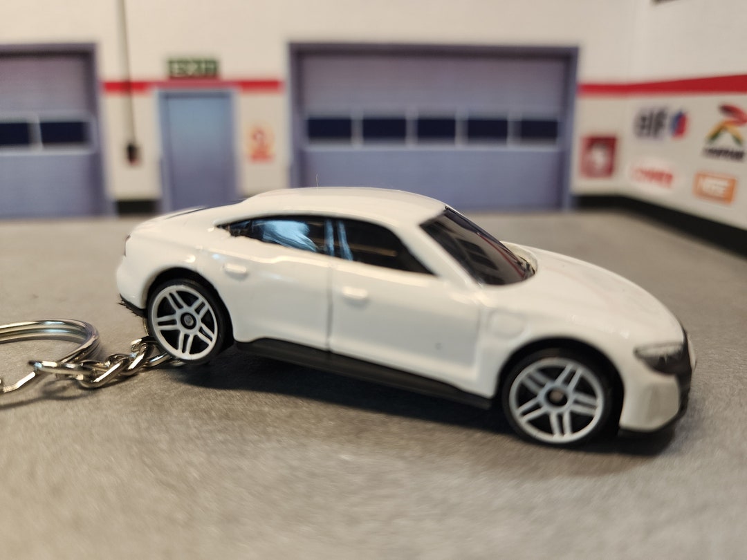 Audi RS E-tron Keychain, Custom Audi E Tron Keychain, Audi E-tron ...