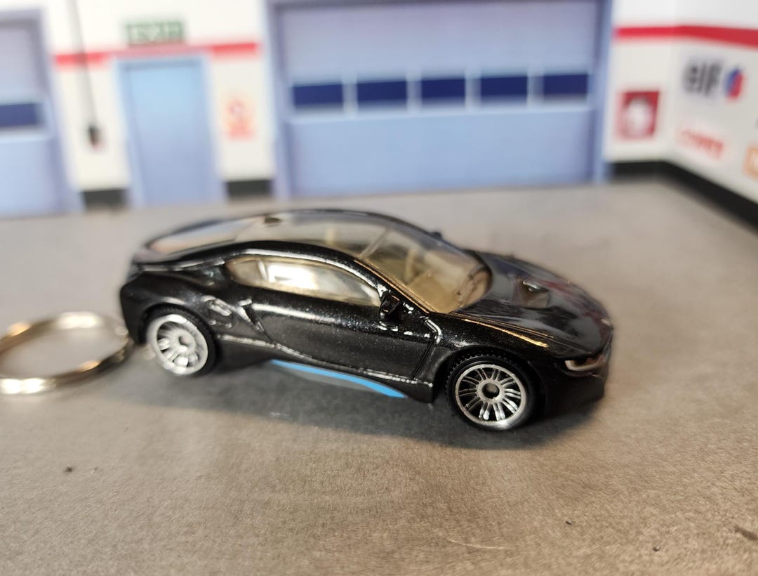 I8 BMW Keychain, Custom BMW I8 Keychain, BMW I8 Sedan Keychain, Premium ...