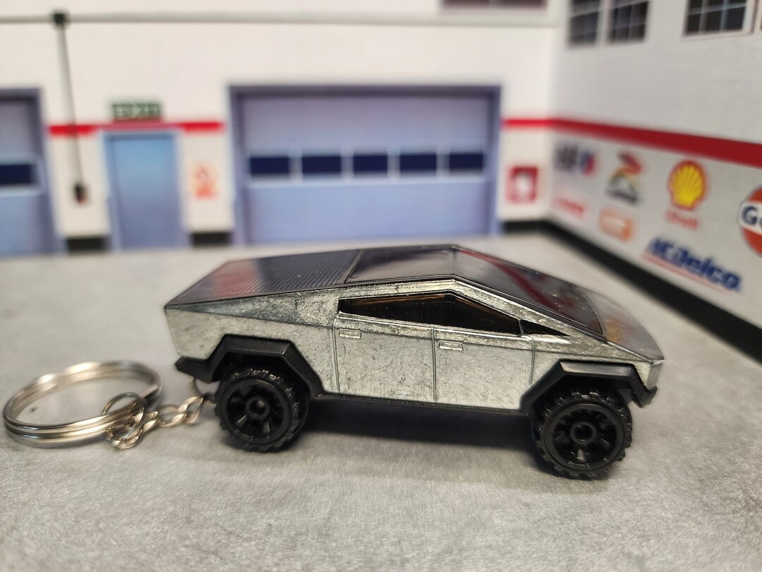 Tesla Cybertruck Keychain, Tesla Keychain, Cybertruck Keychain, Cyber ...