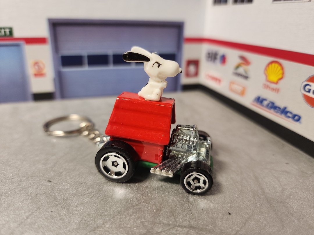 Snoopy Keychain,charile Brown Snoopy Keychain, Snoopy Keychain, Peanuts ...