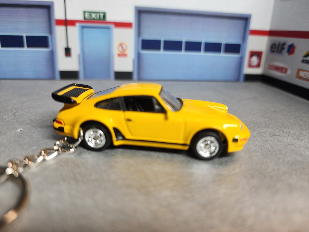 Porsche 911 Carrera RS Keychain, Custom Porsche 911 Carrera RS Keychain ...