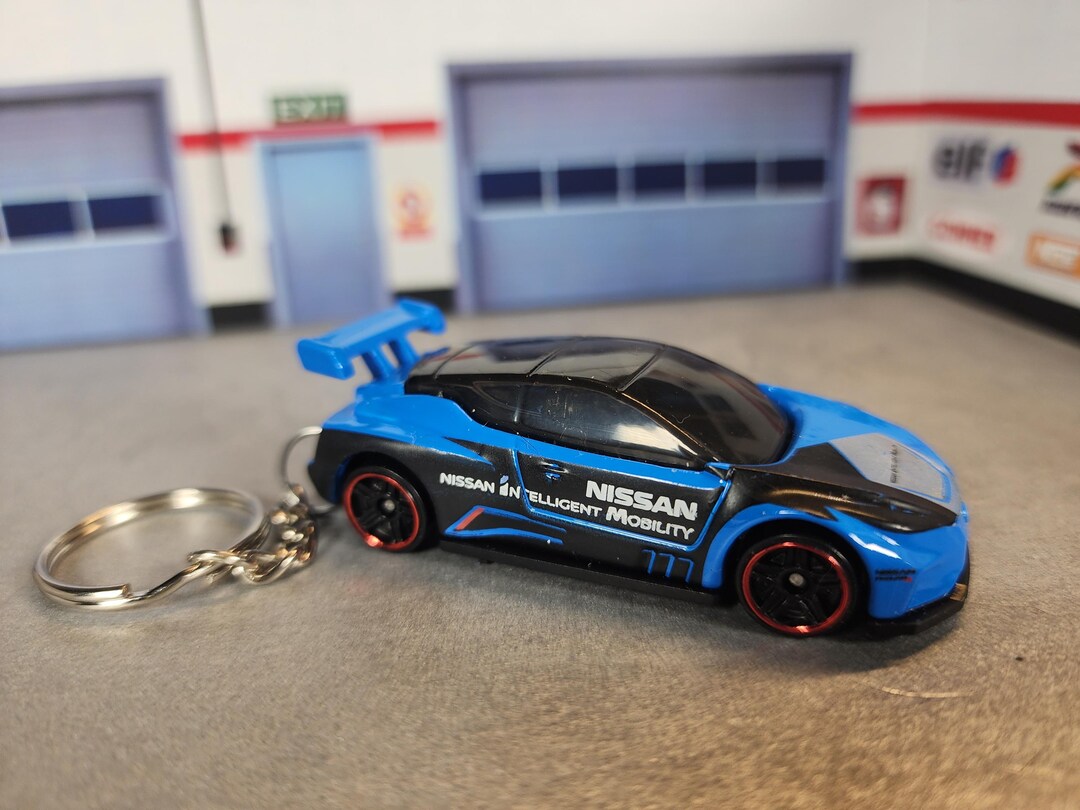Nissan Leaf Nismo Keychain, Custom Nissan Leaf Keychain, Nissan Leaf ...