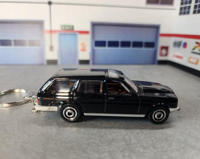 Mercedes-benz W123 Keychain, 1980 W123 Wagon Keychain, Mercedes ...