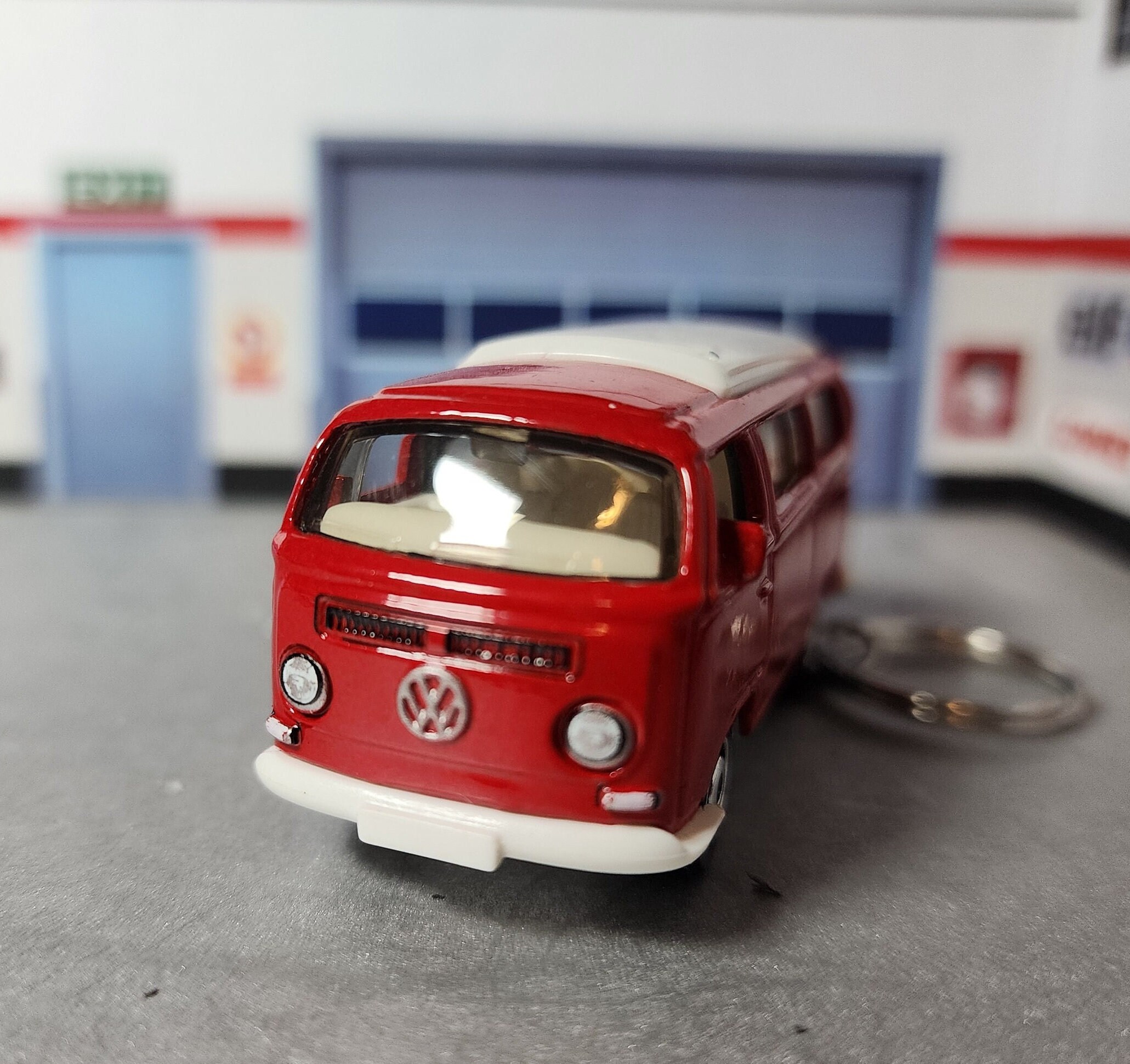 VW T2 Bus Keychain, Custom Volkswagen Transporter Bus Keychain ...