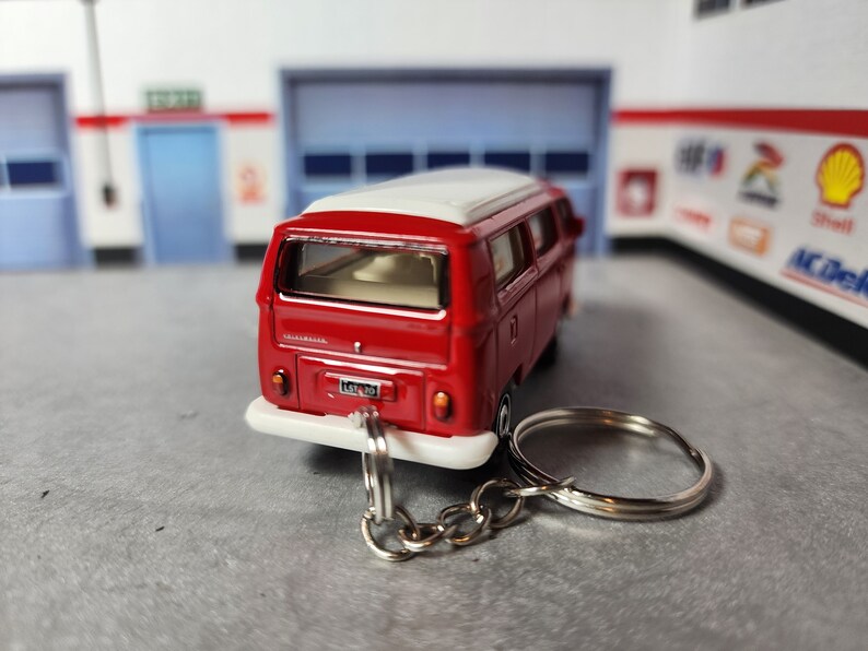 VW T2 Bus Keychain, Custom Volkswagen Transporter Bus Keychain ...