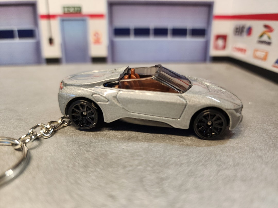 BMW I8 Roadster Keychain, I8 Keychain, BMW Keychain - Etsy