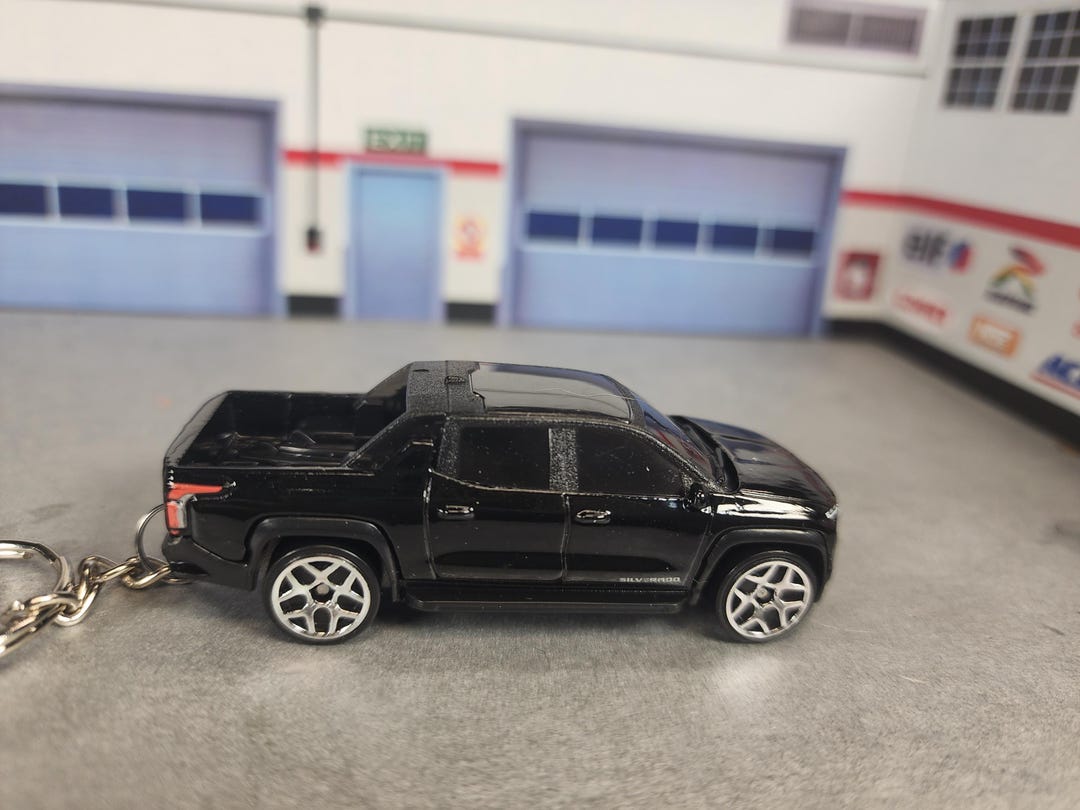 Chevy Silverado EV RST Keychain, 1:64 Scale Diecast Model, Silverado EV ...