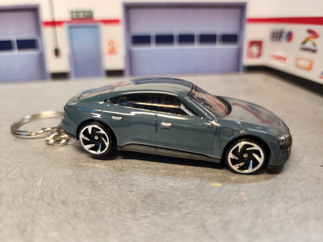 Audi RS E-tron Keychain, Custom Diecast 1:64 Electric Car Keyring ...