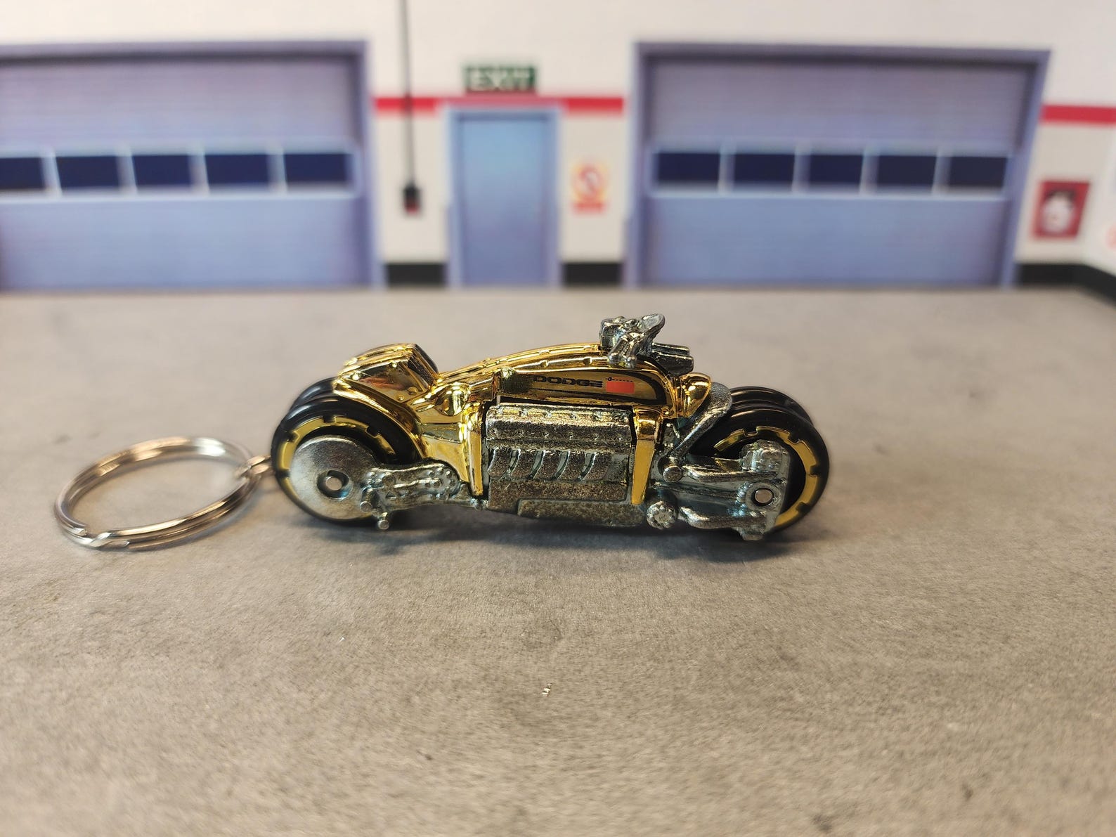 V10 Tomahawk Motorcycle Keychain, Custom V10 Keychain, 1:87th Scale ...