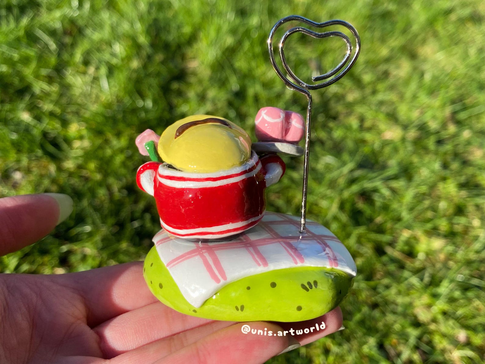 Chad Collection: Sweet Cake Memo Holder | Polaroid Photo Clip Holder ...