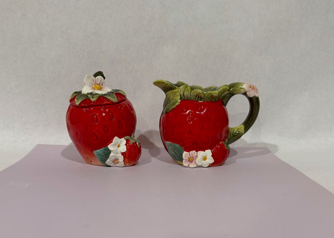 Strawberry-shaped Sugar Bowl With Lid and Creamer Pitcher Set - the ...