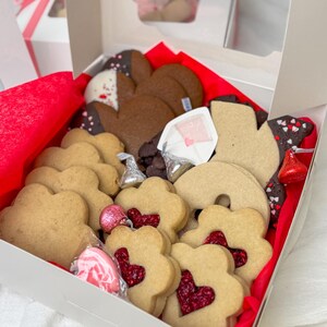 Valentine's Day Cookie Box | Valentine's Cookie Gift | Assorted Heart Cookies | Assorted Cookies ...