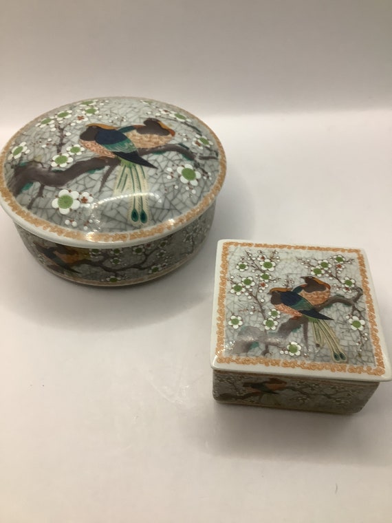 powder box vintage porcelain - Gem