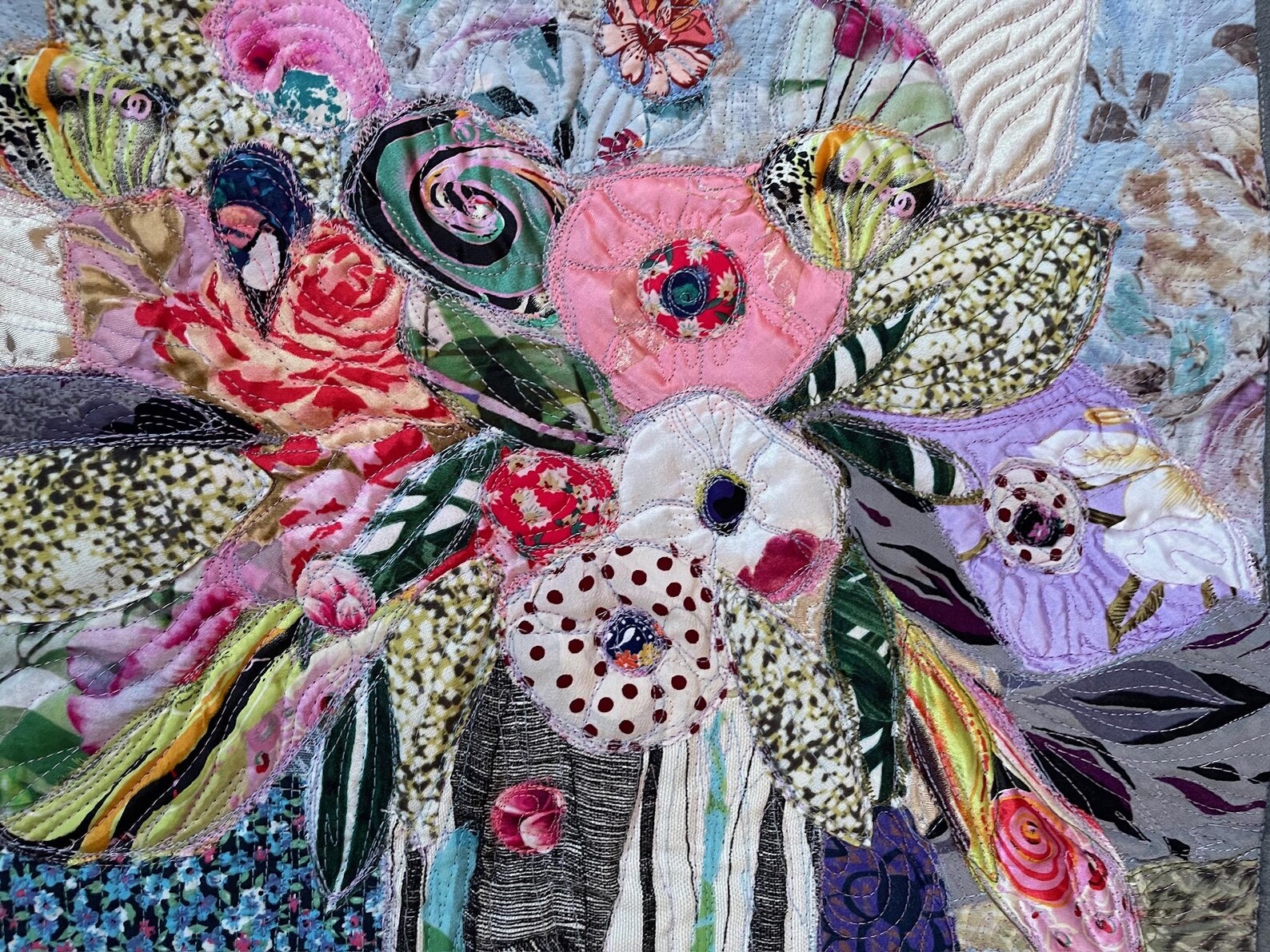 Graphic Still Life - Floral Artwork for Gift, Wall Art Quilt, Modern ...