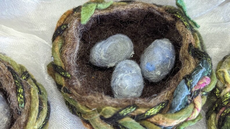 Miniature Felt Birds Nest With 3 Felt Eggs, Wool Easter Decoration ...