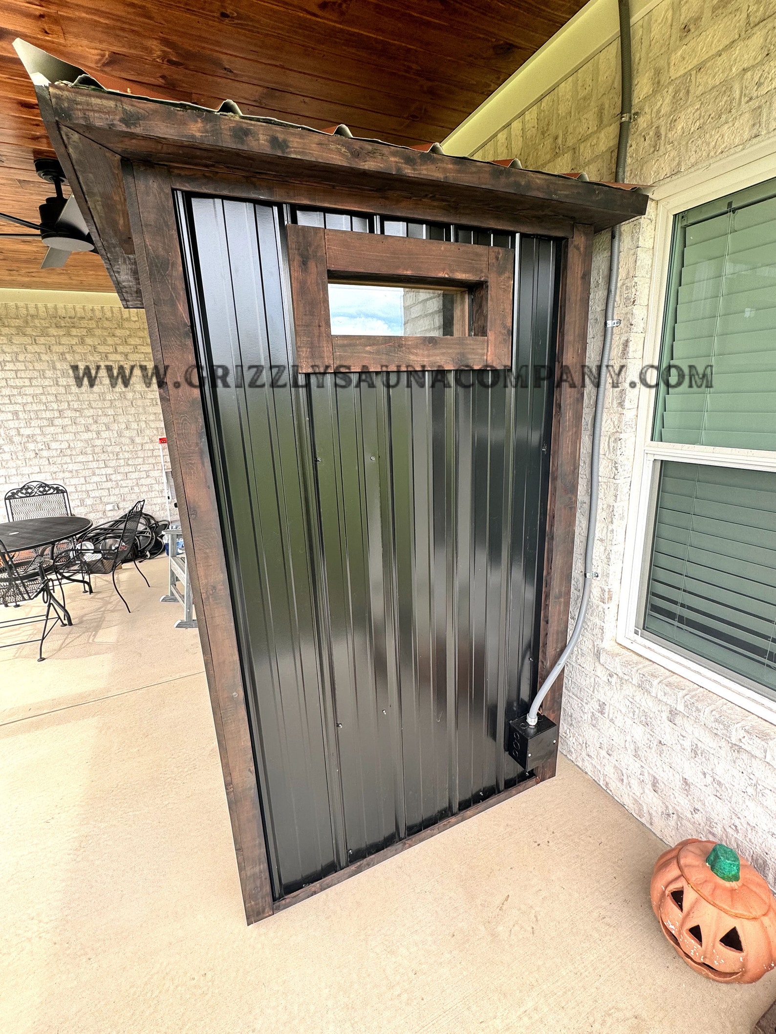 The HOT BOX Grizzly Sauna Harvia Electric SW80 Heater With Rocks, Eastern Red Cedar All Natural ...