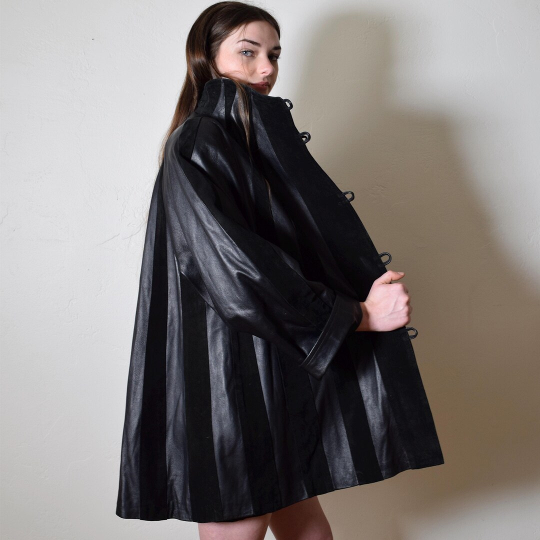 Vintage 1980s Chic Black Genuine LEATHER + SUEDE Paneled SWING Avant ...