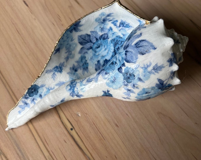 Decoupaged Whelk Shell With Bird, Flowers & Butterfly, Blue Chinoiserie ...