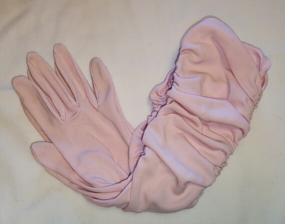 Vintage Pink Gloves 1950s Light Pink Ruched Nylon Fab… - Gem