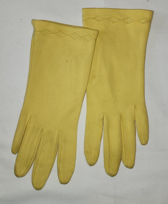 Vintage Yellow Gloves 1950s 60s Bright Yellow Nylon W… - Gem