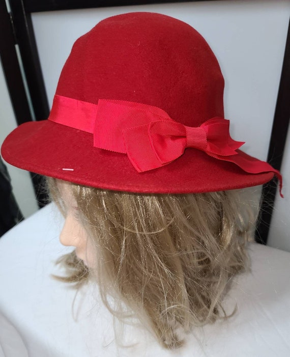 Vintage red hat 1960s 70s red felt bowler hat large r… - Gem