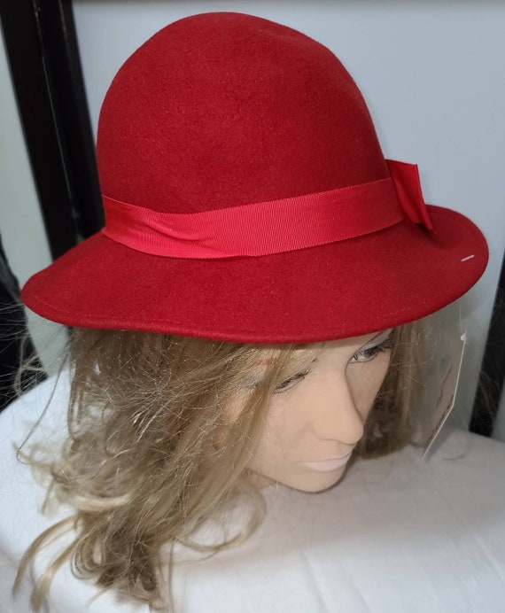 Vintage red hat 1960s 70s red felt bowler hat large r… - Gem