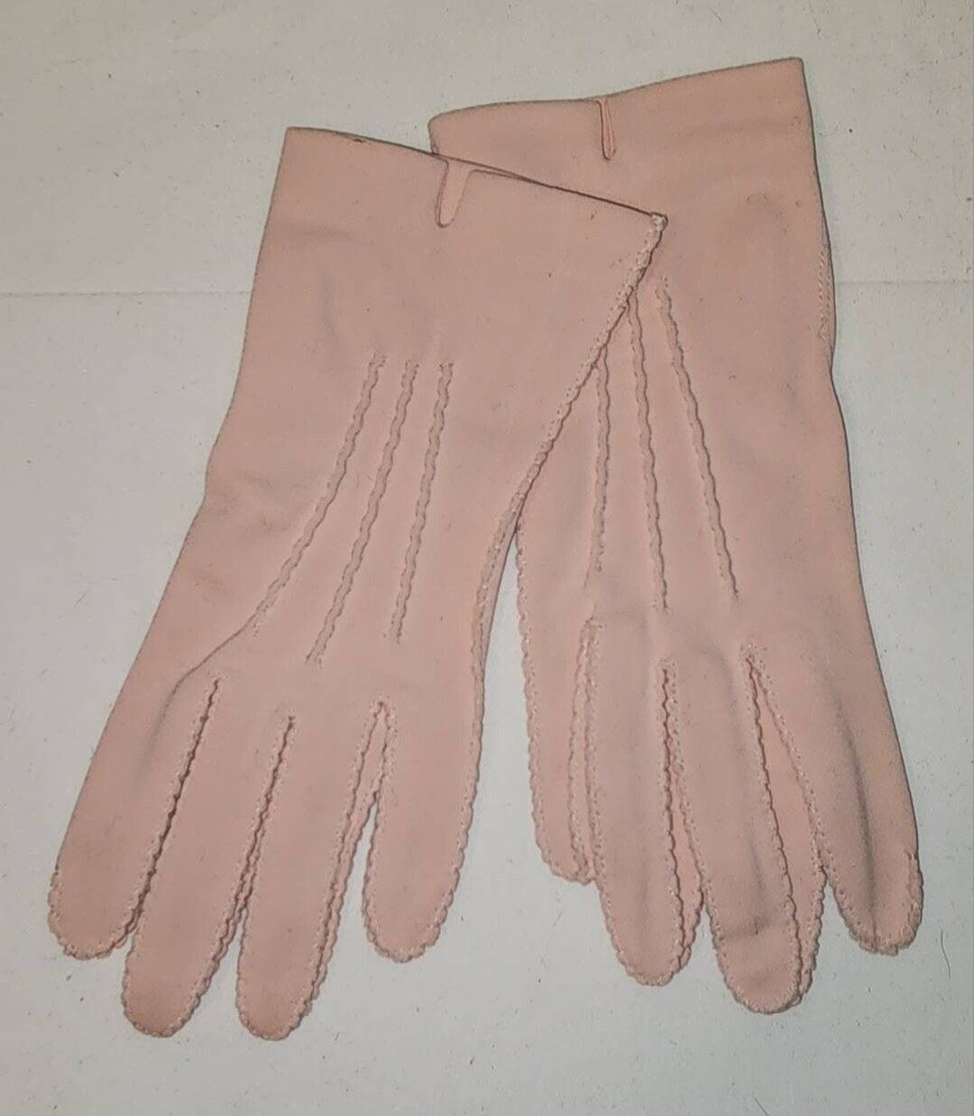 Vintage Pink Gloves 1950s Light Pink Nylon Fabric Wrist Gloves Hansen ...