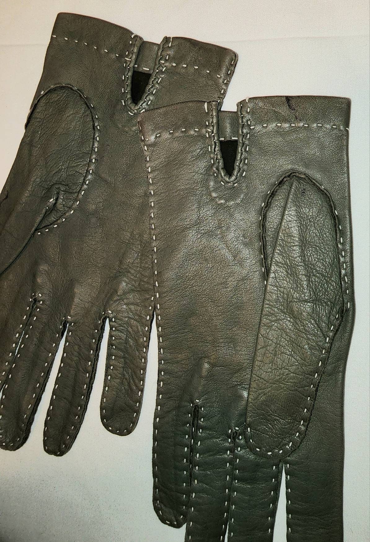 Vintage Leather Gloves 1950s 60s Thin Gray Green Leather Wrist Gloves ...