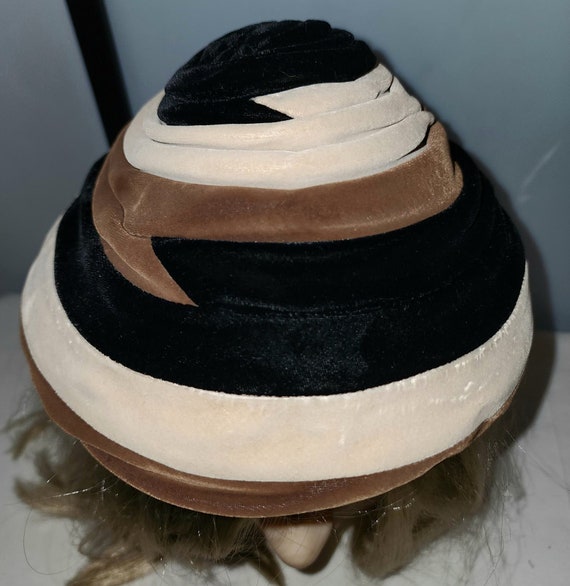 Vintage Velvet Hat 1950s Brown Cream Black Velvet Con… - Gem