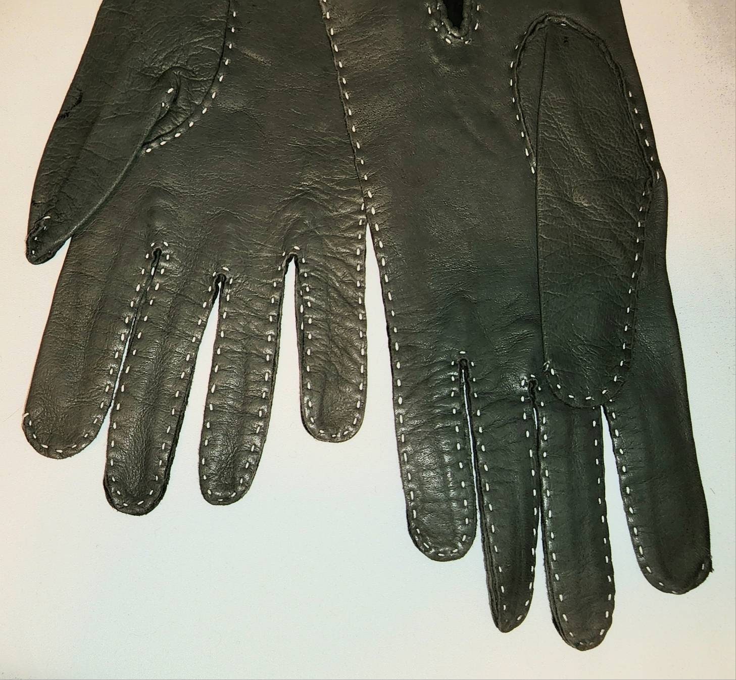 Vintage Leather Gloves 1950s 60s Thin Gray Green Leather Wrist Gloves ...