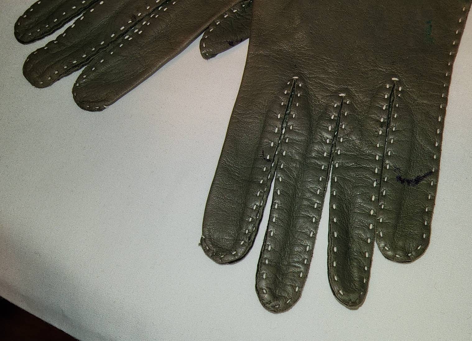 Vintage Leather Gloves 1950s 60s Thin Gray Green Leather Wrist Gloves ...