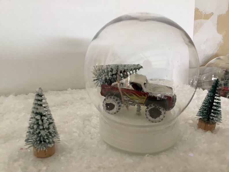 Die Cast Cars in a Waterless Snow Globe/winter Setting - Etsy