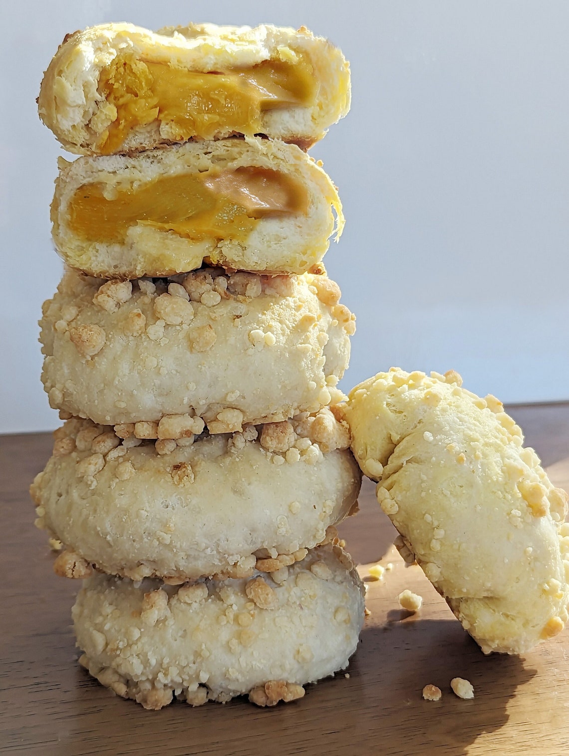 Filipino Yema Filled Cheese Bread Deliciously Soft, Milky and Cheesy ...