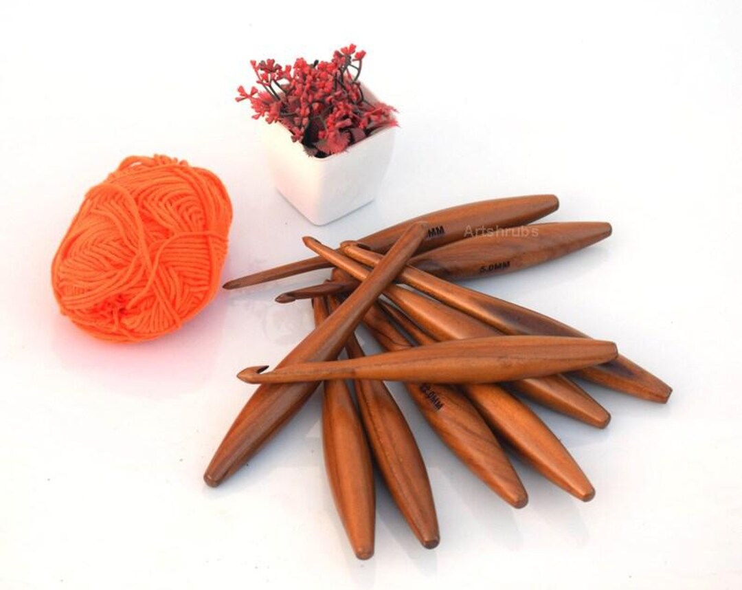 Teak Wood Crochet Hook for Knitting & Crocheting, Ergonomic and Durable ...