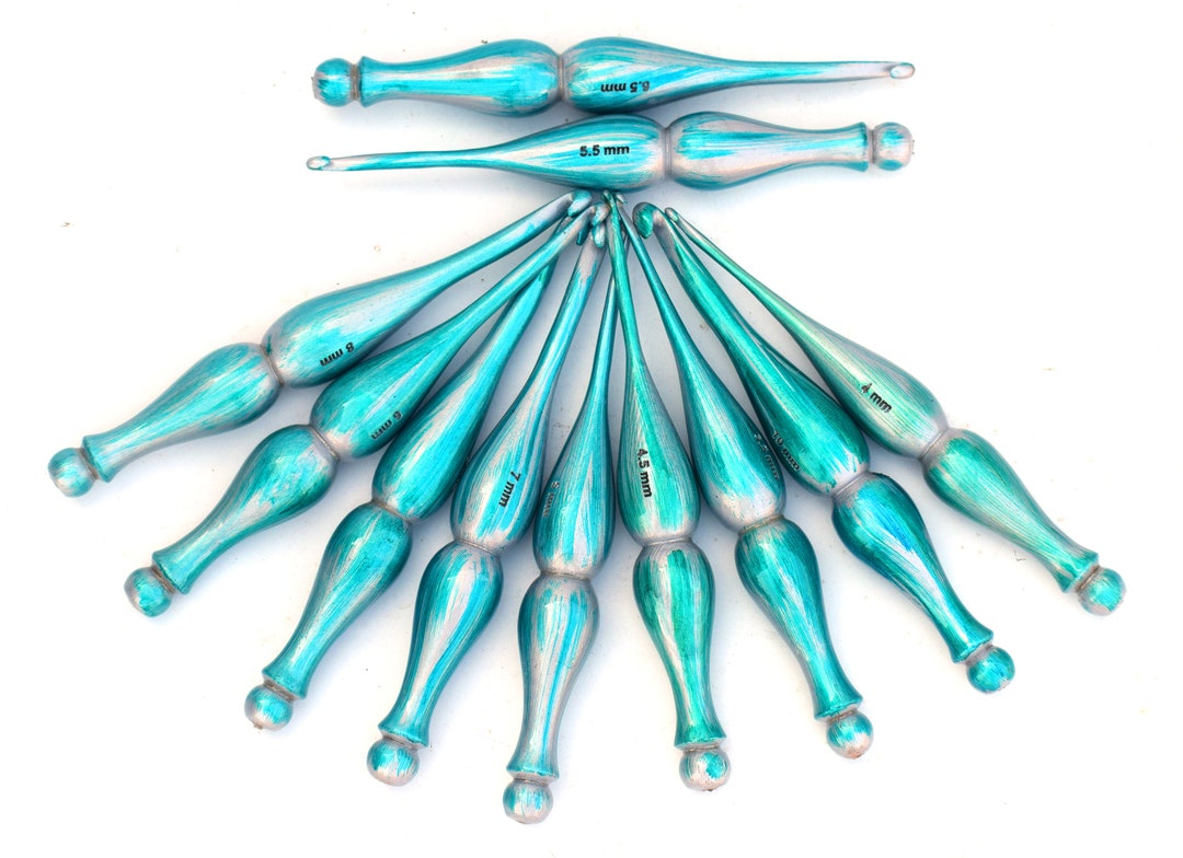 Wooden Crochet Hook Set: Beachwood Sky Blue Ergonomic Knitting Needles ...