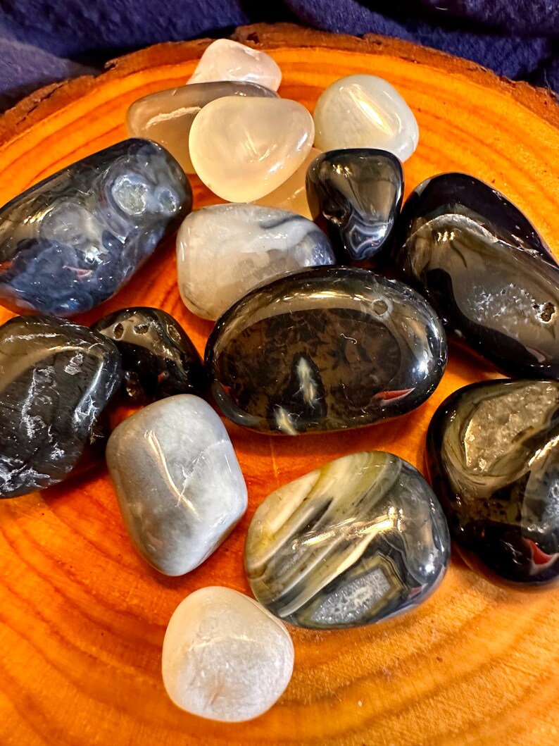 Wine Bottle Table Light With a Black Brazilian Agate Pendant, Wood ...