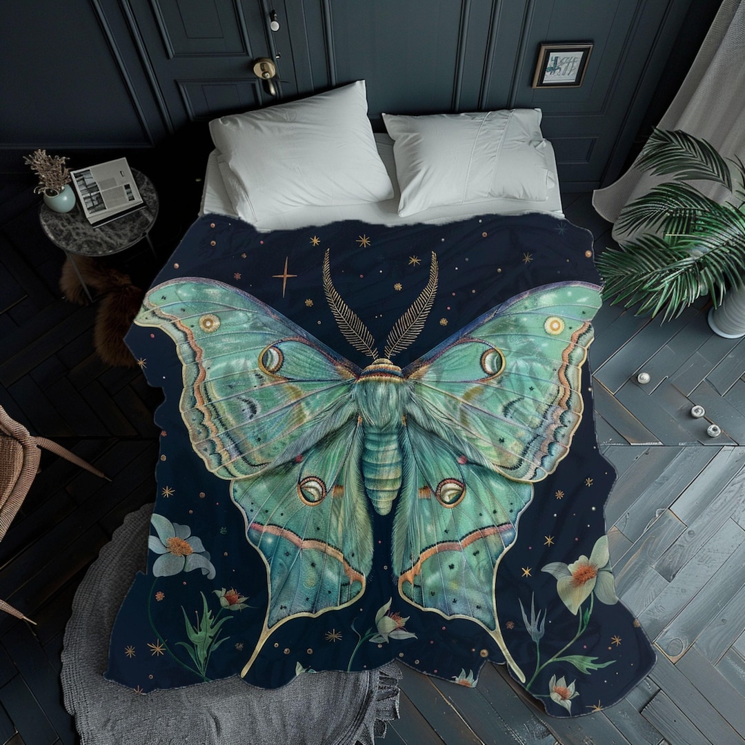 Luna Moth Cottagecore Blanket Throw, Ethereal Mystical Butterfly ...
