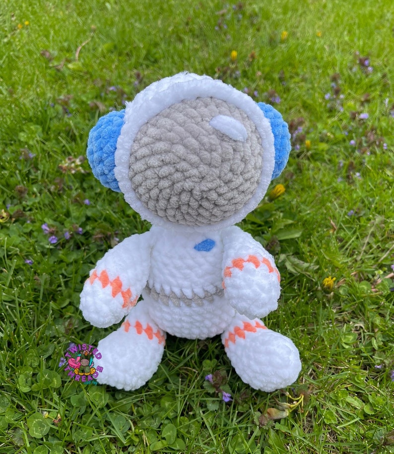 Homemade Crochet Alien and Astronaut Plush Duo Space Themed Stuffed ...