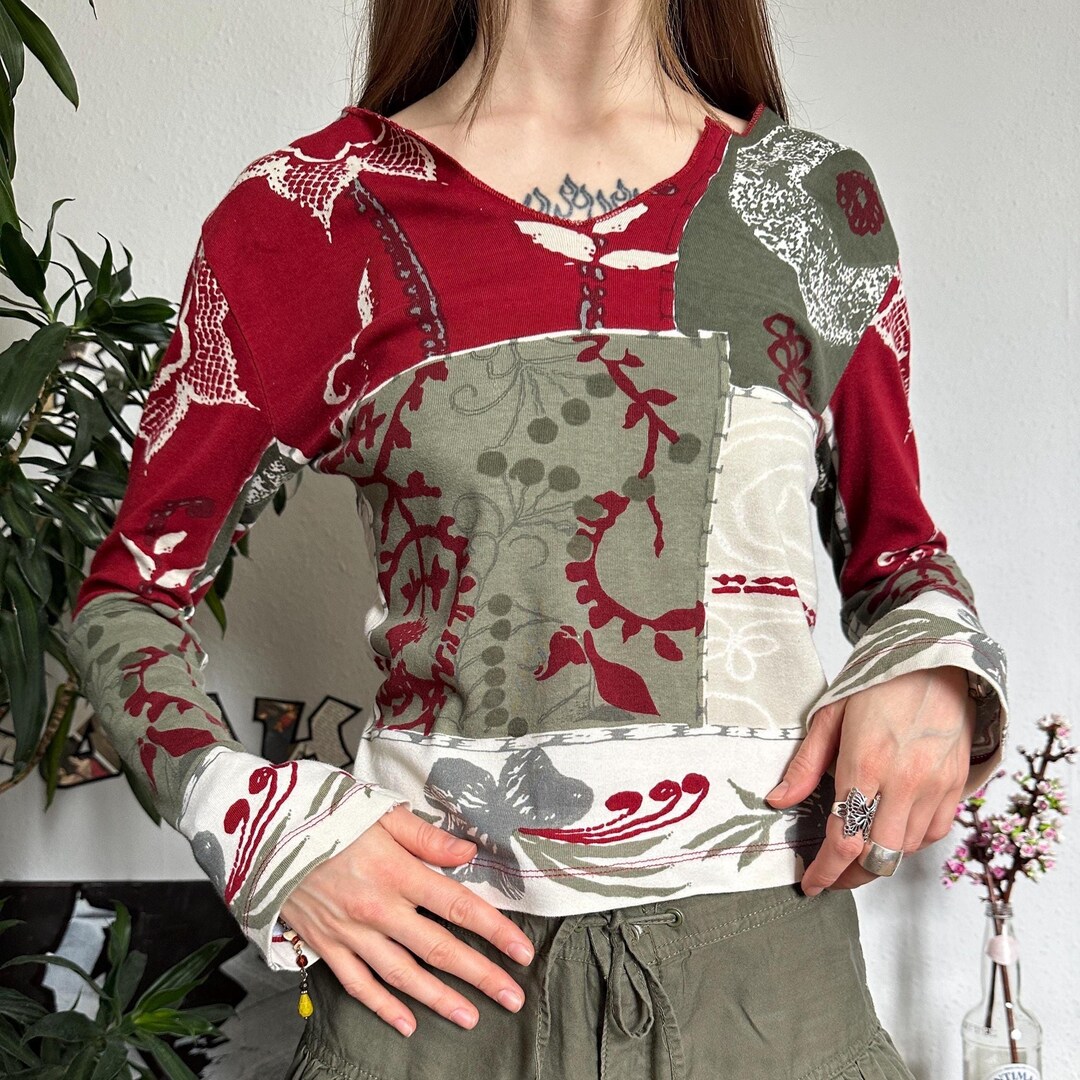 Y2k Graphic Printed Long Sleeve Top With Bell Sleeve 00s - Etsy