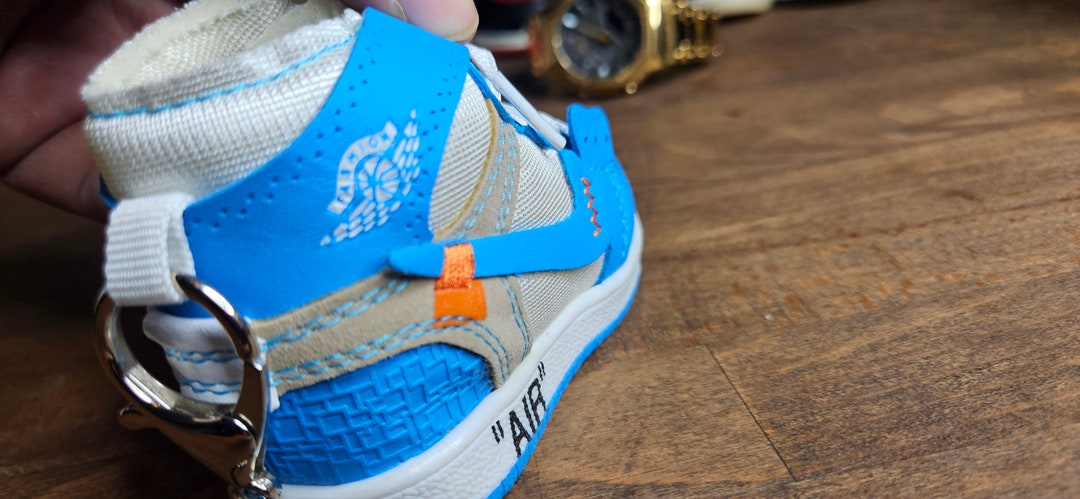 Custom Shoe Charger - Etsy