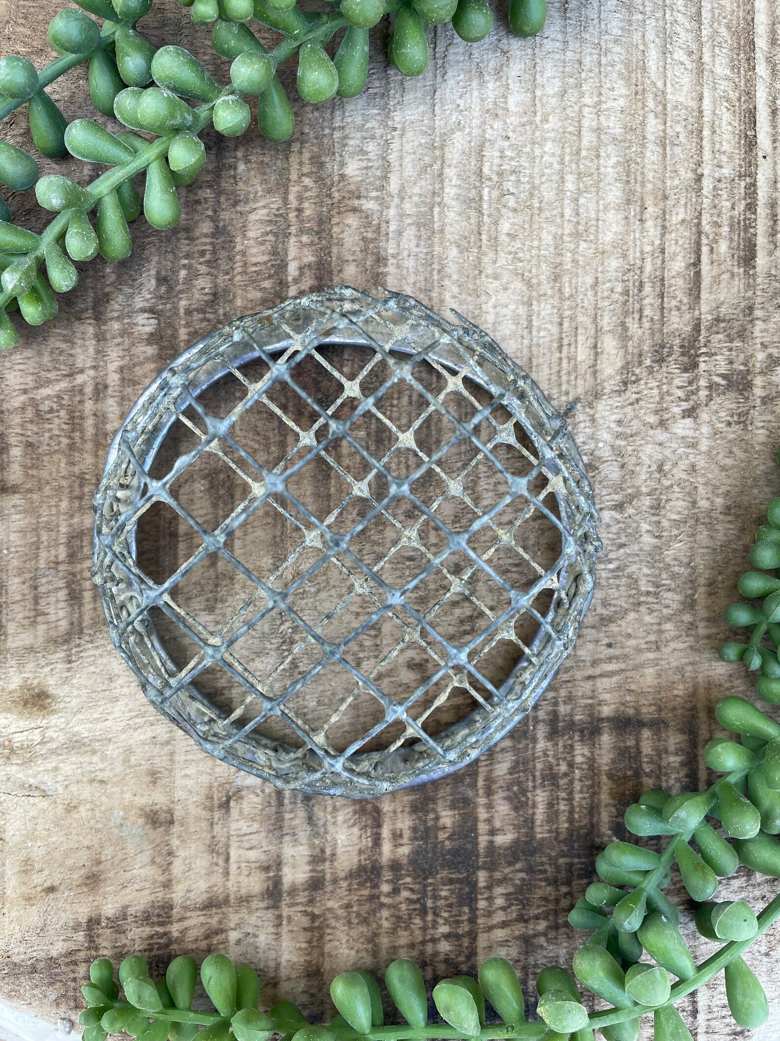 Vintage Metal Flower Frog Vintage Thin Metal Flower Frog Thin Wire ...