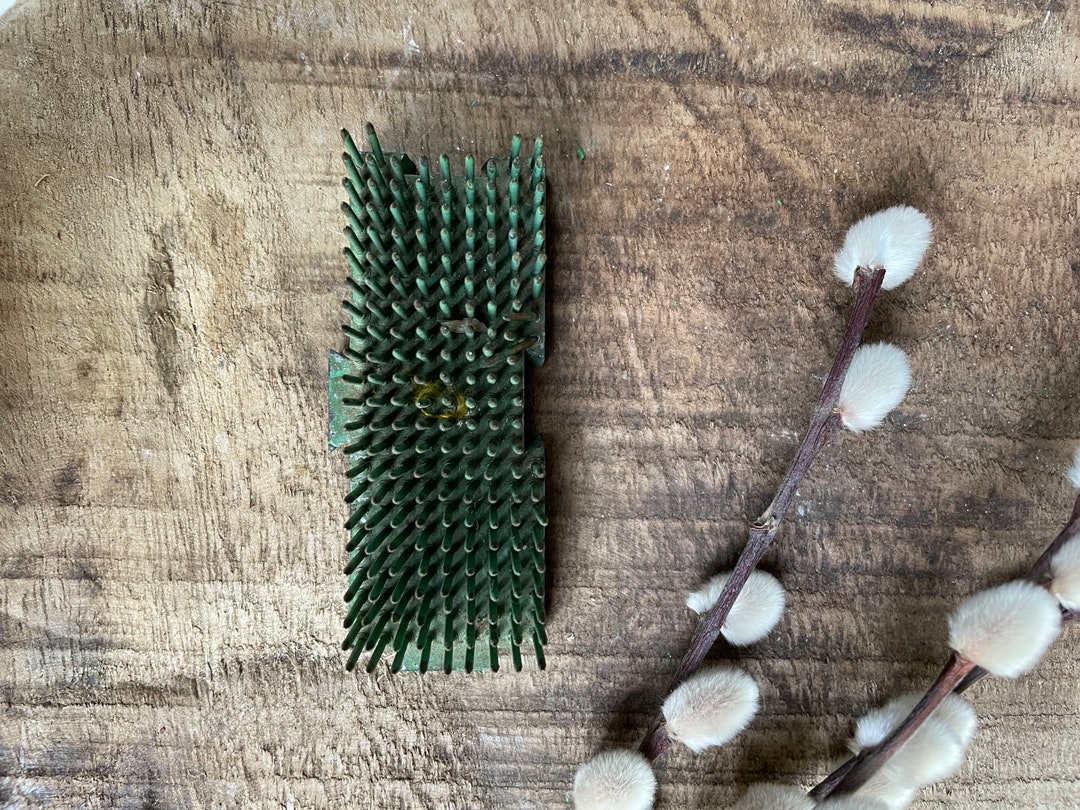 Vintage Green Pin Needle Rectangular Metal Flower Frog Green Flower ...